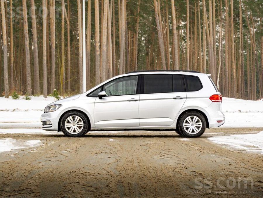 Pelēks Volkswagen Touran 2016 Rīga, ar dzinēja tilpumu 1.60 L un nobraukumu 239 tūkst. km par 6590 €, foto 5 vietnē AUTOMOTO.COM.LV