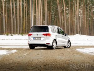 Pelēks Volkswagen Touran 2016 Rīga, ar dzinēja tilpumu 1.60 L un nobraukumu 239 tūkst. km par 6590 €, foto 6 vietnē AUTOMOTO.COM.LV