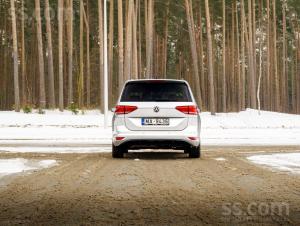 Pelēks Volkswagen Touran 2016 Rīga, ar dzinēja tilpumu 1.60 L un nobraukumu 239 tūkst. km par 6590 €, foto 7 vietnē AUTOMOTO.COM.LV