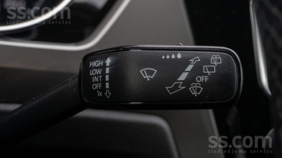 Pelēks Volkswagen Touran 2016 Rīga, ar dzinēja tilpumu 1.60 L un nobraukumu 239 tūkst. km par 6590 €, foto 25 vietnē AUTOMOTO.COM.LV