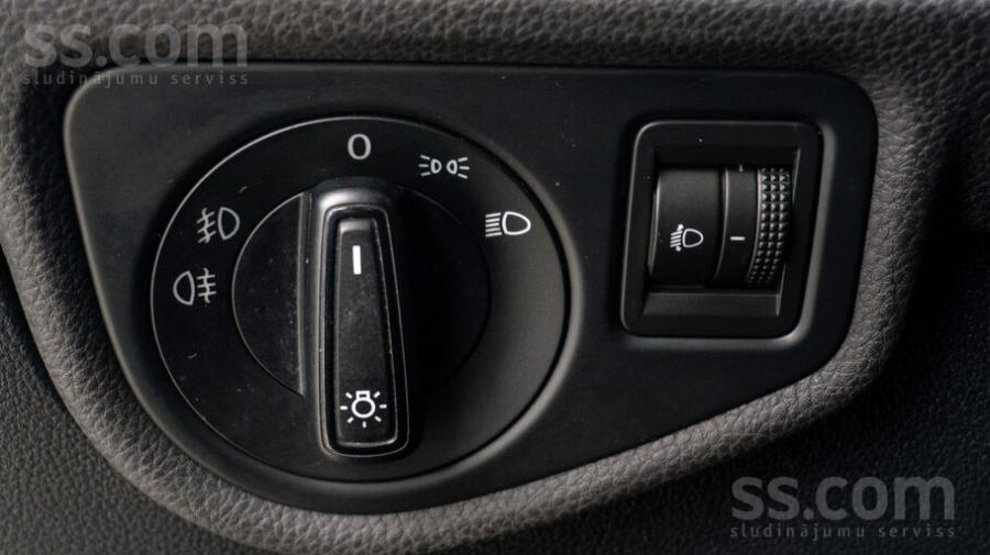 Pelēks Volkswagen Touran 2016 Rīga, ar dzinēja tilpumu 1.60 L un nobraukumu 239 tūkst. km par 6590 €, foto 26 vietnē AUTOMOTO.COM.LV