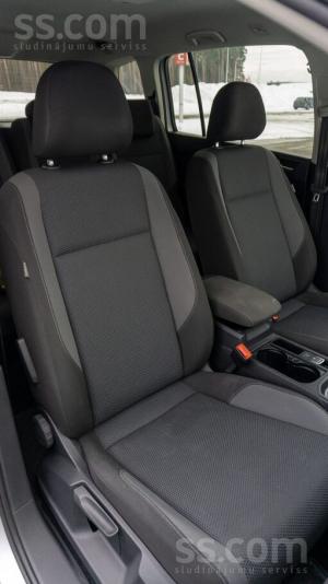 Pelēks Volkswagen Touran 2016 Rīga, ar dzinēja tilpumu 1.60 L un nobraukumu 239 tūkst. km par 6590 €, foto 29 vietnē AUTOMOTO.COM.LV
