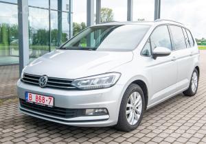 Grey Volkswagen Touran 2016 in Cesis, with an engine capacity of 2.00 L and mileage of 375 thousand km for 7450 €, photo 3 on AUTOMOTO.COM.LV