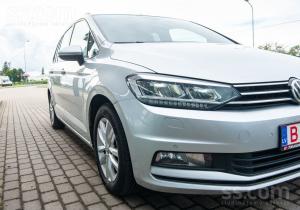 Grey Volkswagen Touran 2016 in Cesis, with an engine capacity of 2.00 L and mileage of 375 thousand km for 7450 €, photo 9 on AUTOMOTO.COM.LV