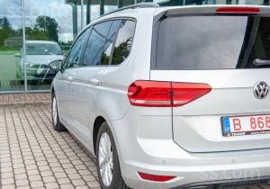 Grey Volkswagen Touran 2016 in Cesis, with an engine capacity of 2.00 L and mileage of 375 thousand km for 7450 €, photo 12 on AUTOMOTO.COM.LV