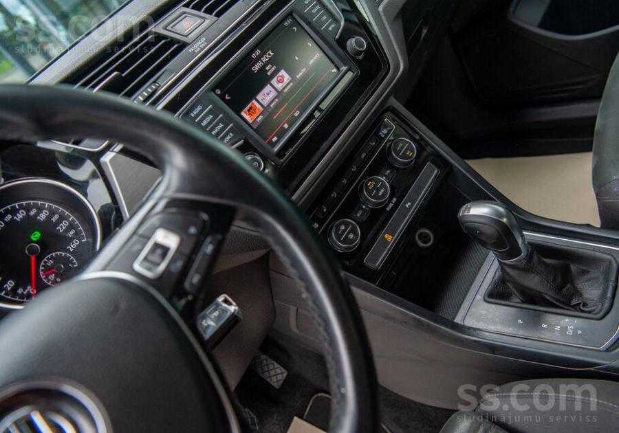 Grey Volkswagen Touran 2016 in Cesis, with an engine capacity of 2.00 L and mileage of 375 thousand km for 7450 €, photo 16 on AUTOMOTO.COM.LV