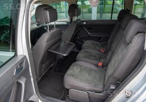 Grey Volkswagen Touran 2016 in Cesis, with an engine capacity of 2.00 L and mileage of 375 thousand km for 7450 €, photo 19 on AUTOMOTO.COM.LV