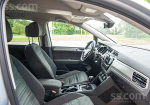 Grey Volkswagen Touran 2016 in Cesis, with an engine capacity of 2.00 L and mileage of 375 thousand km for 7450 €, photo 20 on AUTOMOTO.COM.LV