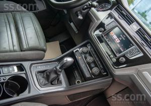 Grey Volkswagen Touran 2016 in Cesis, with an engine capacity of 2.00 L and mileage of 375 thousand km for 7450 €, photo 21 on AUTOMOTO.COM.LV