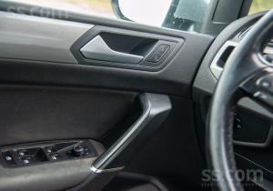 Grey Volkswagen Touran 2016 in Cesis, with an engine capacity of 2.00 L and mileage of 375 thousand km for 7450 €, photo 22 on AUTOMOTO.COM.LV