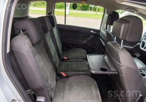 Grey Volkswagen Touran 2016 in Cesis, with an engine capacity of 2.00 L and mileage of 375 thousand km for 7450 €, photo 23 on AUTOMOTO.COM.LV