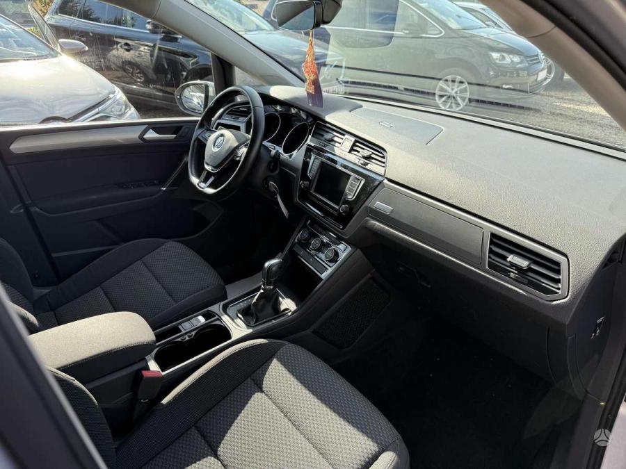 Pelēks Volkswagen Touran 2016 Ukmergė, ar dzinēja tilpumu 1.60 L un nobraukumu 290 tūkst. km par 8350 €, foto 12 vietnē AUTOMOTO.COM.LV