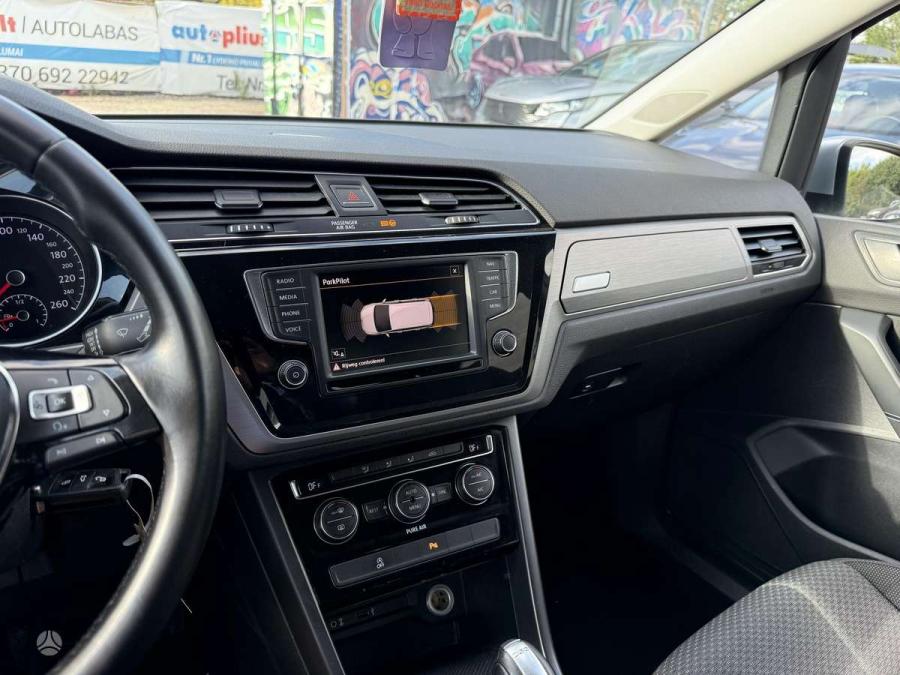 Pelēks Volkswagen Touran 2016 Ukmergė, ar dzinēja tilpumu 1.60 L un nobraukumu 290 tūkst. km par 8350 €, foto 14 vietnē AUTOMOTO.COM.LV