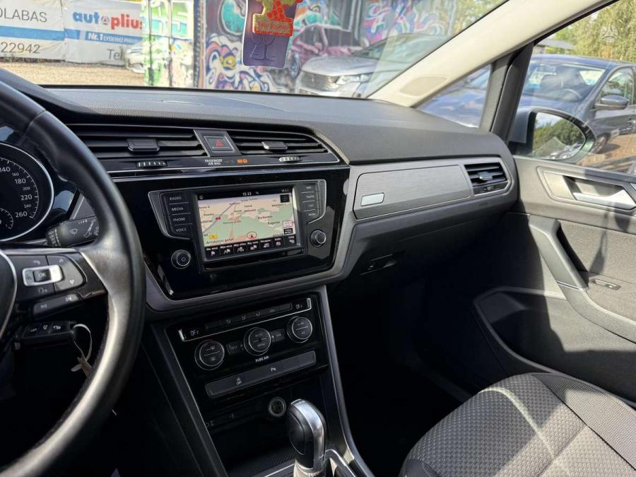 Pelēks Volkswagen Touran 2016 Ukmergė, ar dzinēja tilpumu 1.60 L un nobraukumu 290 tūkst. km par 8350 €, foto 15 vietnē AUTOMOTO.COM.LV