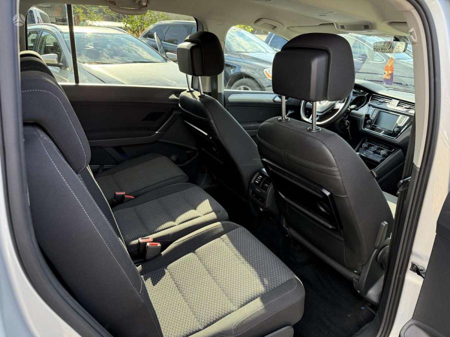 Pelēks Volkswagen Touran 2016 Ukmergė, ar dzinēja tilpumu 1.60 L un nobraukumu 290 tūkst. km par 8350 €, foto 16 vietnē AUTOMOTO.COM.LV