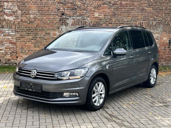 Pelēks Volkswagen Touran 2016 Kėdainiai, ar dzinēja tilpumu 1.60 L un nobraukumu 240 tūkst. km par 8250 €, foto 1 vietnē AUTOMOTO.COM.LV