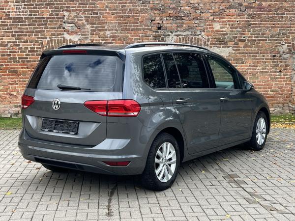 Pelēks Volkswagen Touran 2016 Kėdainiai, ar dzinēja tilpumu 1.60 L un nobraukumu 240 tūkst. km par 8250 €, foto 4 vietnē AUTOMOTO.COM.LV