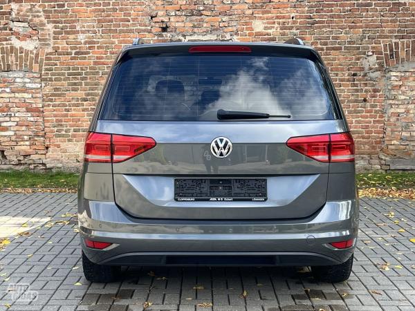 Pelēks Volkswagen Touran 2016 Kėdainiai, ar dzinēja tilpumu 1.60 L un nobraukumu 240 tūkst. km par 8250 €, foto 10 vietnē AUTOMOTO.COM.LV