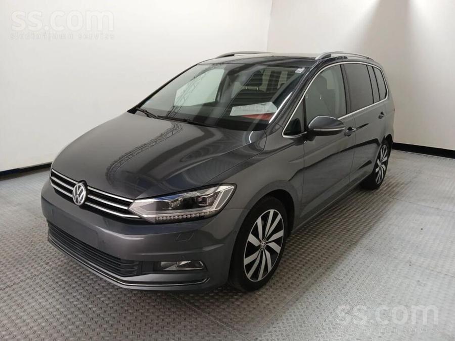 Pelēks Volkswagen Touran 2016 Tukums, ar dzinēja tilpumu 2.00 L un nobraukumu 209 tūkst. km par 12990 €, foto 1 vietnē AUTOMOTO.COM.LV