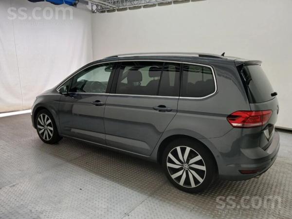 Pelēks Volkswagen Touran 2016 Tukums, ar dzinēja tilpumu 2.00 L un nobraukumu 209 tūkst. km par 12990 €, foto 10 vietnē AUTOMOTO.COM.LV