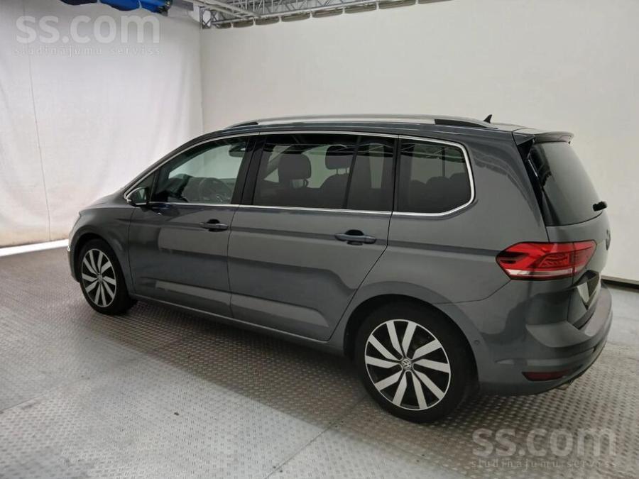Pelēks Volkswagen Touran 2016 Tukums, ar dzinēja tilpumu 2.00 L un nobraukumu 209 tūkst. km par 12990 €, foto 10 vietnē AUTOMOTO.COM.LV