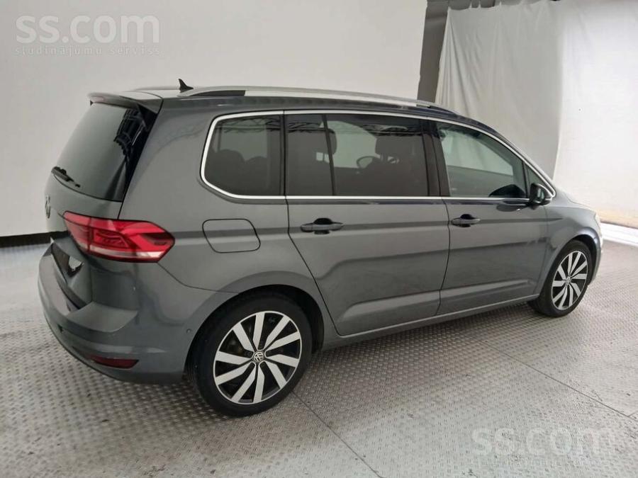 Pelēks Volkswagen Touran 2016 Tukums, ar dzinēja tilpumu 2.00 L un nobraukumu 209 tūkst. km par 12990 €, foto 11 vietnē AUTOMOTO.COM.LV