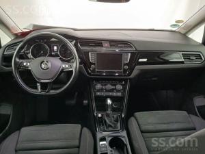 Pelēks Volkswagen Touran 2016 Tukums, ar dzinēja tilpumu 2.00 L un nobraukumu 209 tūkst. km par 12990 €, foto 13 vietnē AUTOMOTO.COM.LV