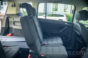 Pelēks Volkswagen Touran 2016 Rīga, ar dzinēja tilpumu 2.00 L un nobraukumu 261 tūkst. km par 9990 €, foto 21 vietnē AUTOMOTO.COM.LV