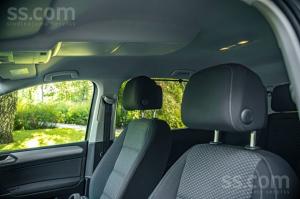 Pelēks Volkswagen Touran 2016 Rīga, ar dzinēja tilpumu 2.00 L un nobraukumu 261 tūkst. km par 9990 €, foto 28 vietnē AUTOMOTO.COM.LV