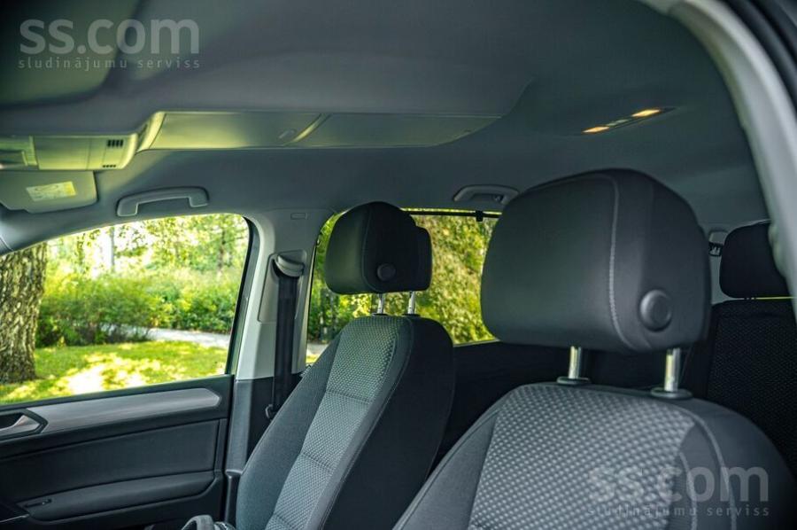 Pelēks Volkswagen Touran 2016 Rīga, ar dzinēja tilpumu 2.00 L un nobraukumu 261 tūkst. km par 9990 €, foto 28 vietnē AUTOMOTO.COM.LV