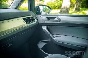 Pelēks Volkswagen Touran 2016 Rīga, ar dzinēja tilpumu 2.00 L un nobraukumu 261 tūkst. km par 9990 €, foto 29 vietnē AUTOMOTO.COM.LV