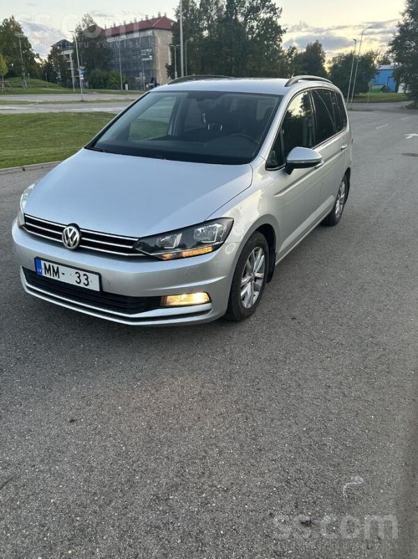 Pelēks Volkswagen Touran 2016 Cēsis, ar dzinēja tilpumu 2.00 L un nobraukumu 156 tūkst. km par 12500 €, foto 1 vietnē AUTOMOTO.COM.LV