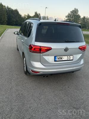 Pelēks Volkswagen Touran 2016 Cēsis, ar dzinēja tilpumu 2.00 L un nobraukumu 156 tūkst. km par 12500 €, foto 8 vietnē AUTOMOTO.COM.LV