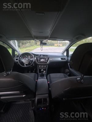 Pelēks Volkswagen Touran 2016 Cēsis, ar dzinēja tilpumu 2.00 L un nobraukumu 156 tūkst. km par 12500 €, foto 10 vietnē AUTOMOTO.COM.LV