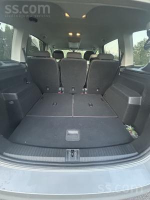 Pelēks Volkswagen Touran 2016 Cēsis, ar dzinēja tilpumu 2.00 L un nobraukumu 156 tūkst. km par 12500 €, foto 14 vietnē AUTOMOTO.COM.LV
