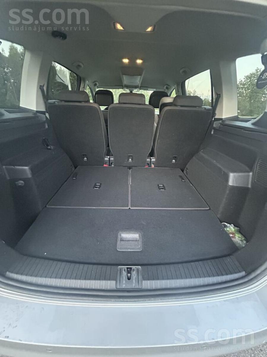 Pelēks Volkswagen Touran 2016 Cēsis, ar dzinēja tilpumu 2.00 L un nobraukumu 156 tūkst. km par 12500 €, foto 14 vietnē AUTOMOTO.COM.LV