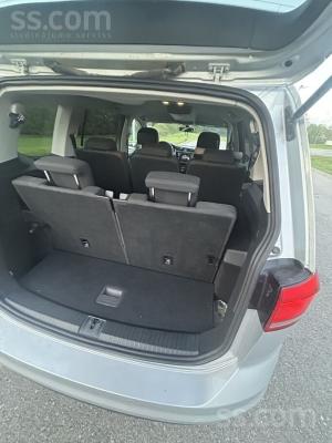 Pelēks Volkswagen Touran 2016 Cēsis, ar dzinēja tilpumu 2.00 L un nobraukumu 156 tūkst. km par 12500 €, foto 15 vietnē AUTOMOTO.COM.LV