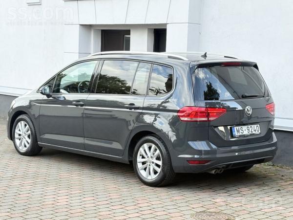 Grey Volkswagen Touran 2016 in Riga, with an engine capacity of 2.00 L and mileage of 247 thousand km for 9900 €, photo 4 on AUTOMOTO.COM.LV