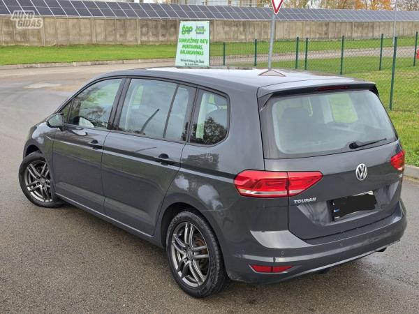 Volkswagen Touran 2016 Šilutė vietnē Pelēks Volkswagen Touran 2016 Šilutė, ar dzinēja tilpumu 1.60 L un nobraukumu 287 tūkst. km par 7300 €, foto 3 vietnē AUTOMOTO.COM.LV