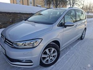 Grey Volkswagen Touran 2017 in Raseiniai, with an engine capacity of 1.60 L and mileage of 259 thousand km for 9950 €, photo  on AUTOMOTO.COM.LV