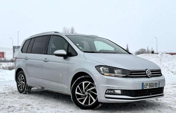 Pelēks Volkswagen Touran 2017 Tauragė, ar dzinēja tilpumu 1.60 L un nobraukumu 234 tūkst. km par 8200 €, foto 2 vietnē AUTOMOTO.COM.LV