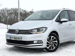 Grey Volkswagen Touran 2017 in Taurage, with an engine capacity of 1.60 L and mileage of 234 thousand km for 8200 €, photo 6 on AUTOMOTO.COM.LV