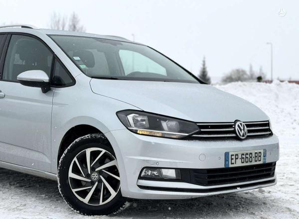 Pelēks Volkswagen Touran 2017 Tauragė, ar dzinēja tilpumu 1.60 L un nobraukumu 234 tūkst. km par 8200 €, foto 8 vietnē AUTOMOTO.COM.LV