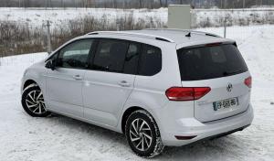 Grey Volkswagen Touran 2017 in Taurage, with an engine capacity of 1.60 L and mileage of 234 thousand km for 8200 €, photo 18 on AUTOMOTO.COM.LV