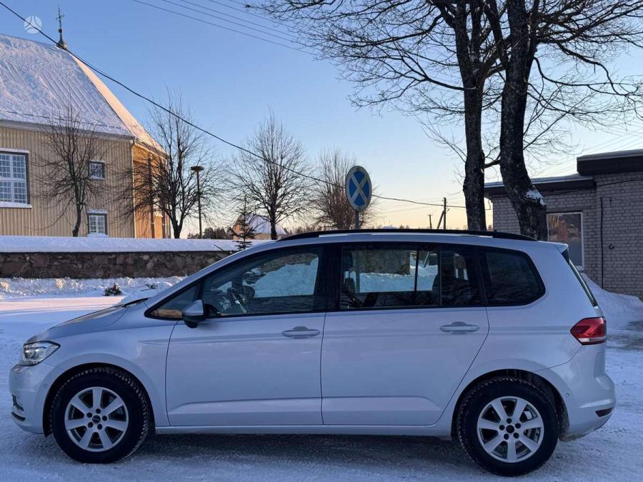 Pelēks Volkswagen Touran 2017 Raseiniai, ar dzinēja tilpumu 1.60 L un nobraukumu 240 tūkst. km par 9300 €, foto 20 vietnē AUTOMOTO.COM.LV