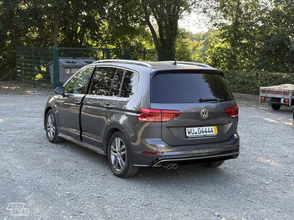 Pelēks Volkswagen Touran 2017 Viļņa, ar dzinēja tilpumu 2.00 L un nobraukumu 200 tūkst. km par 10200 €, foto 6 vietnē AUTOMOTO.COM.LV