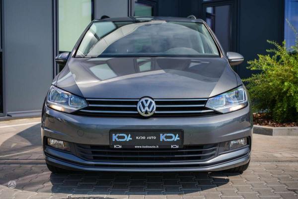 Grey Volkswagen Touran 2017 in Marijampole, with an engine capacity of 1.40 L and mileage of 205 thousand km for 12650 €, photo 3 on AUTOMOTO.COM.LV