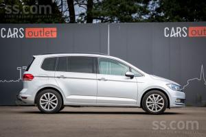 Grey Volkswagen Touran 2017 in Riga, with an engine capacity of 1.60 L and mileage of 208 thousand km for 10990 €, photo 5 on AUTOMOTO.COM.LV