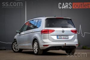 Grey Volkswagen Touran 2017 in Riga, with an engine capacity of 1.60 L and mileage of 208 thousand km for 10990 €, photo 7 on AUTOMOTO.COM.LV