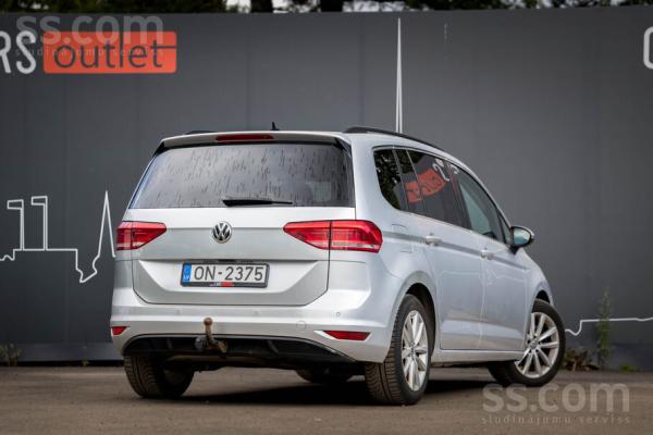 Grey Volkswagen Touran 2017 in Riga, with an engine capacity of 1.60 L and mileage of 208 thousand km for 10990 €, photo 8 on AUTOMOTO.COM.LV